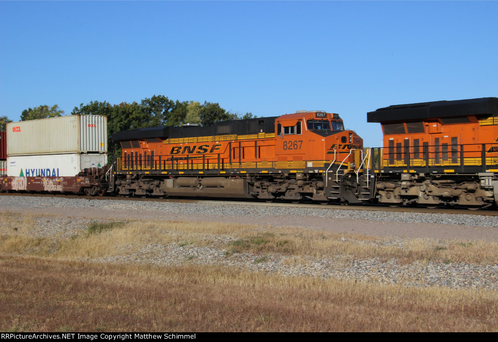 BNSF 8267